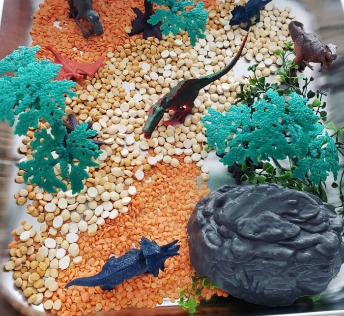 Dinosaur Sensory Bin | Spectacokids